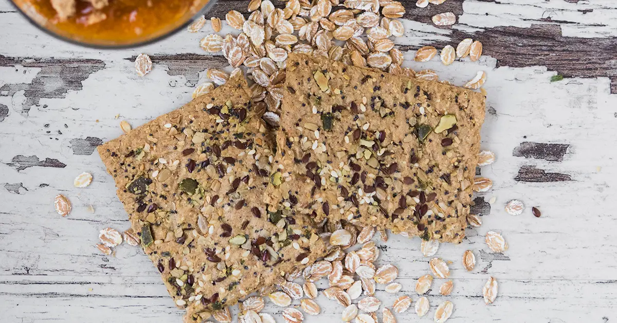 Knusprige Cracker mit Saaten | Verbraucherzentrale.de